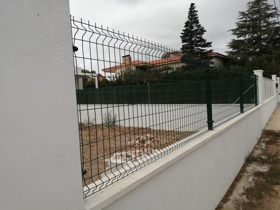 Cerramiento de Parcelas con Muros y Vallas Jalon | Reparar